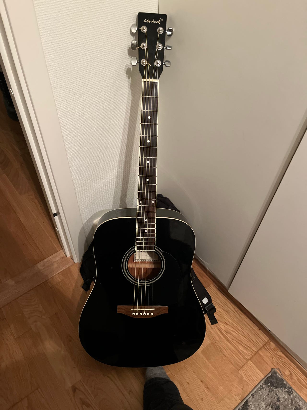Woodrock Akustisk gitar svart | FINN-torget