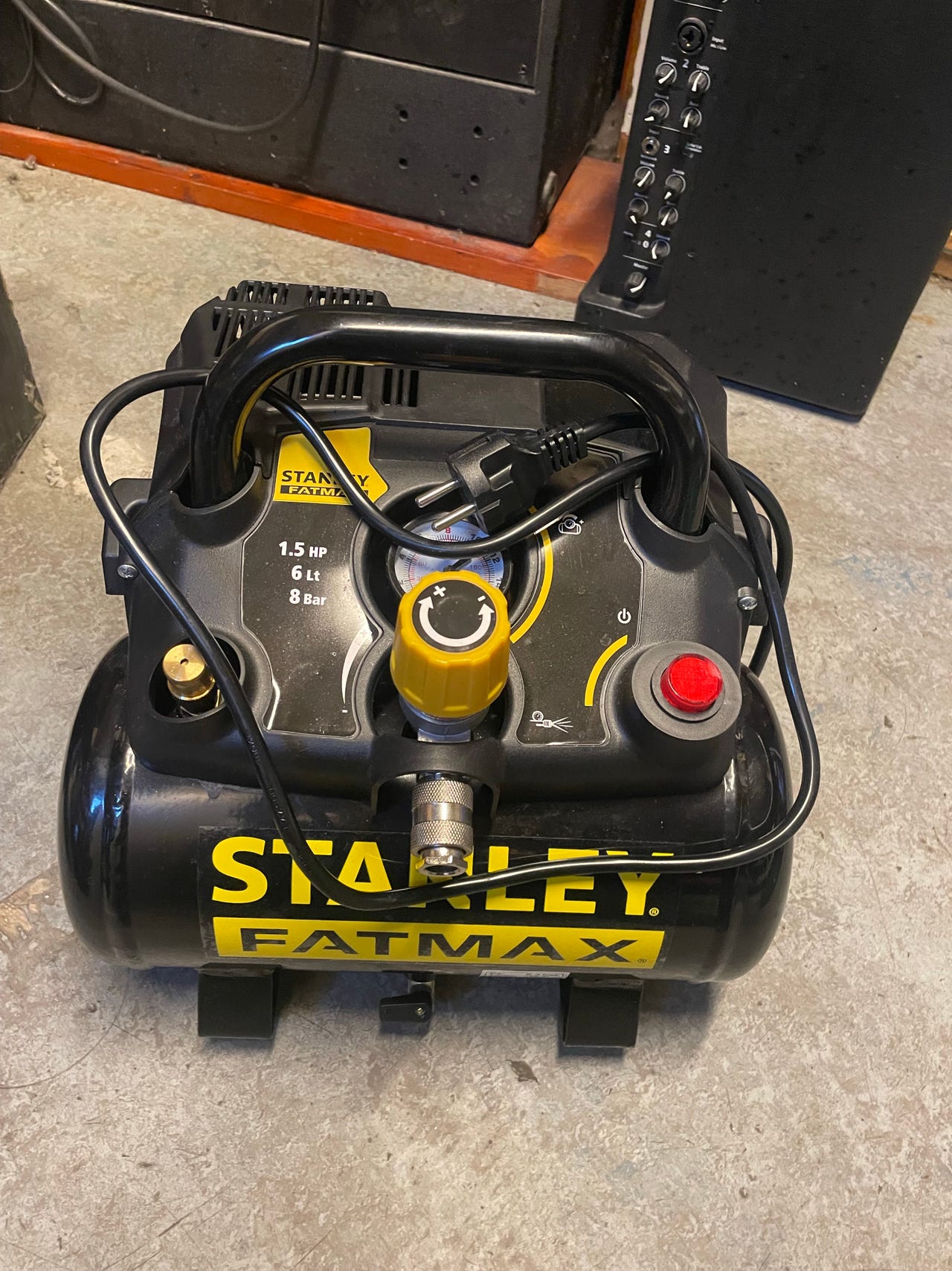 Stanley Fatmax Silent Air kompressor 6 liter 1,5 hk 8 bar | FINN-torget