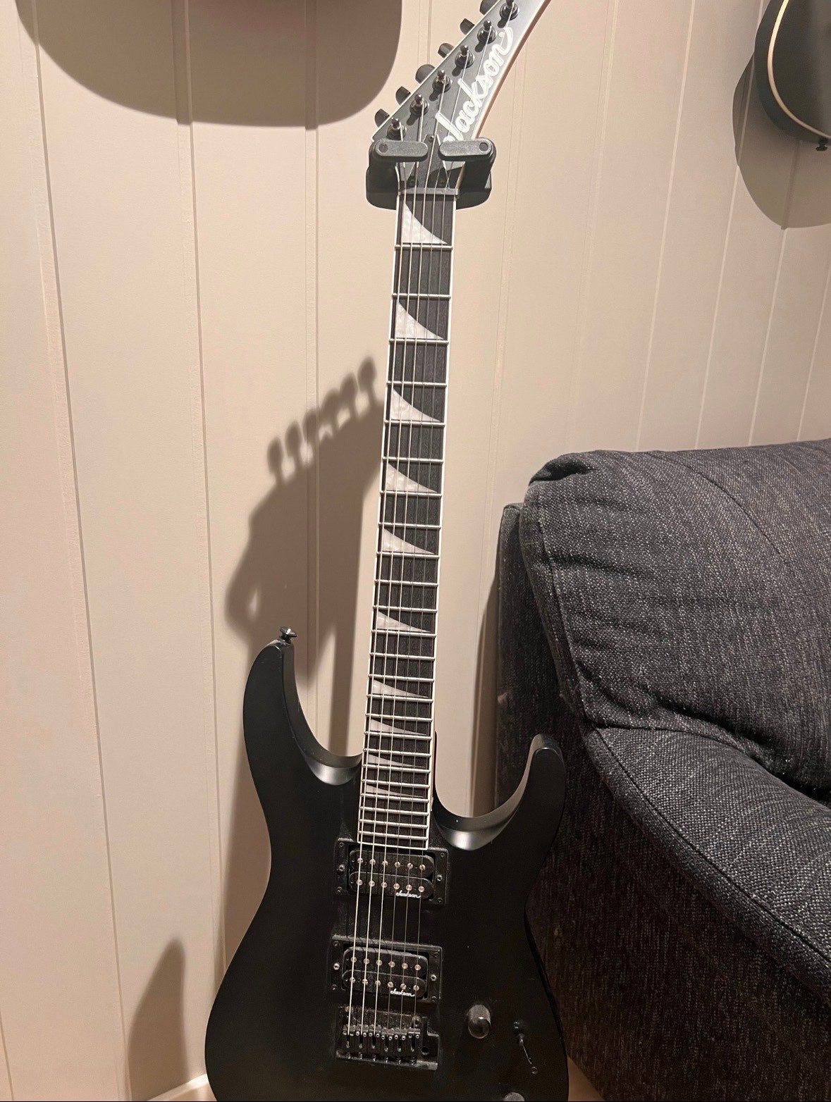 Jackson JS22 Dinky gitar | FINN-torget