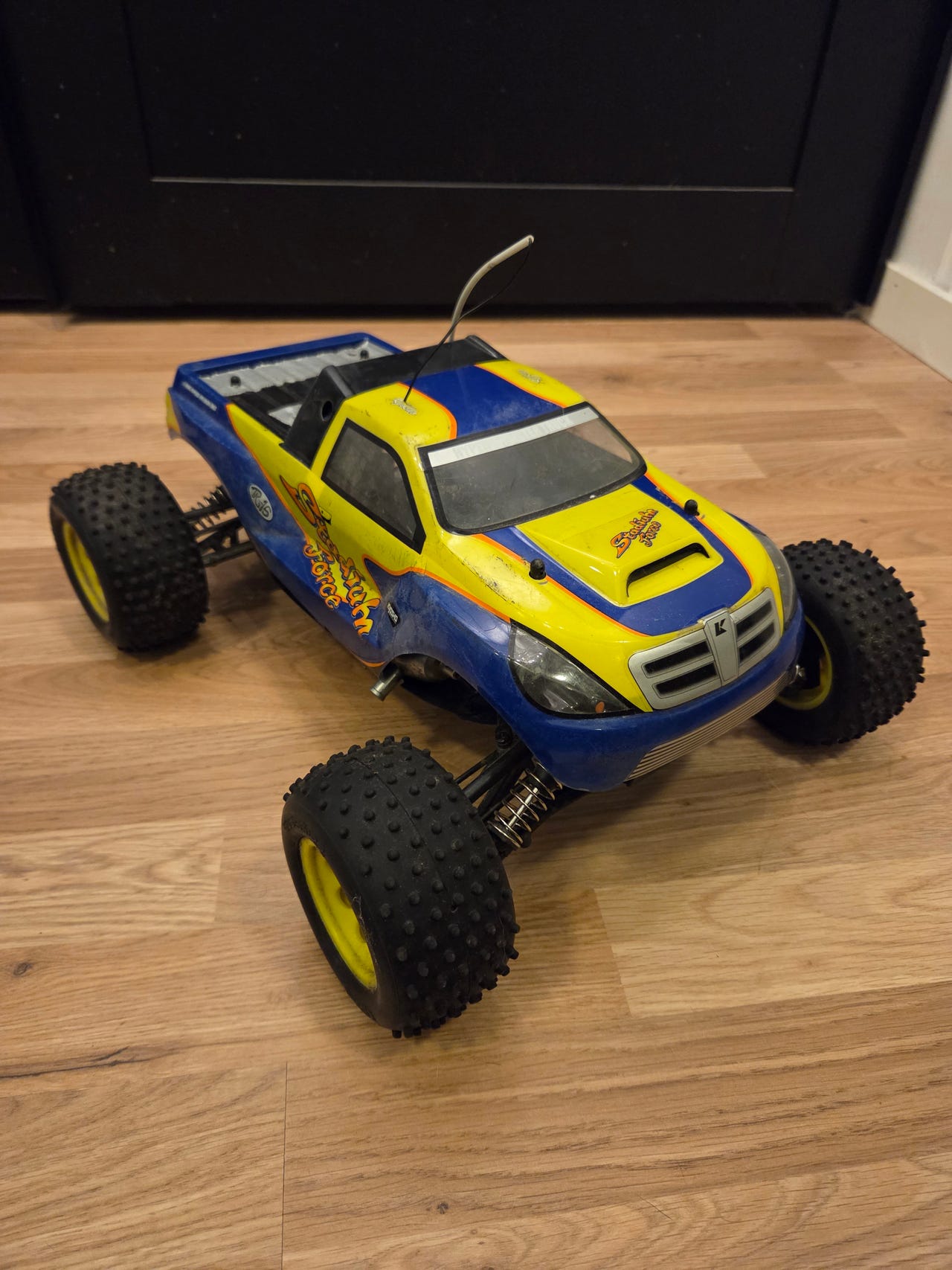 Radiostyrt bil (Inferno Stadium Force TR15) | FINN-torget