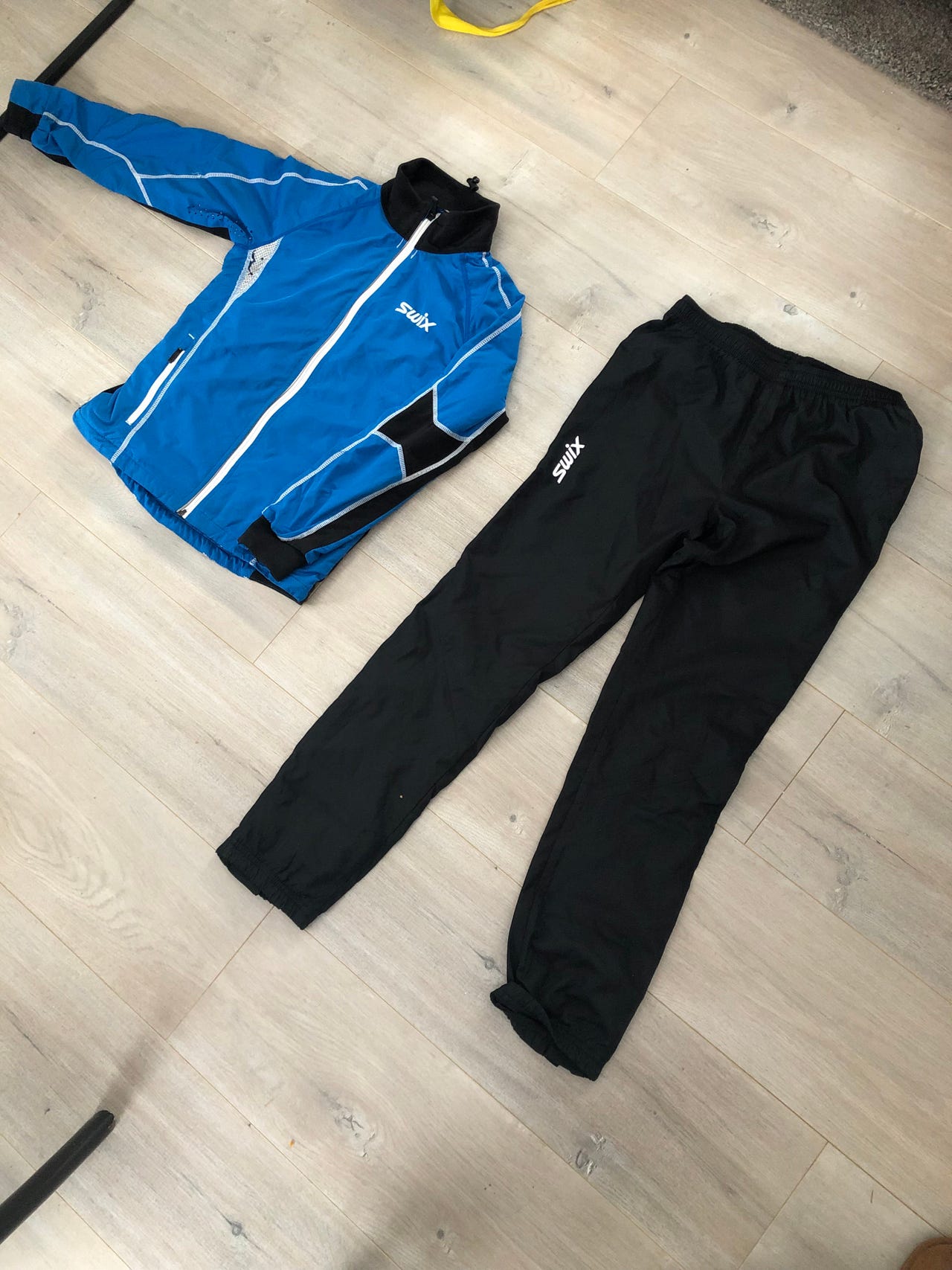 Swix Junior skidress jakke og bukse blå og svart | FINN-torget