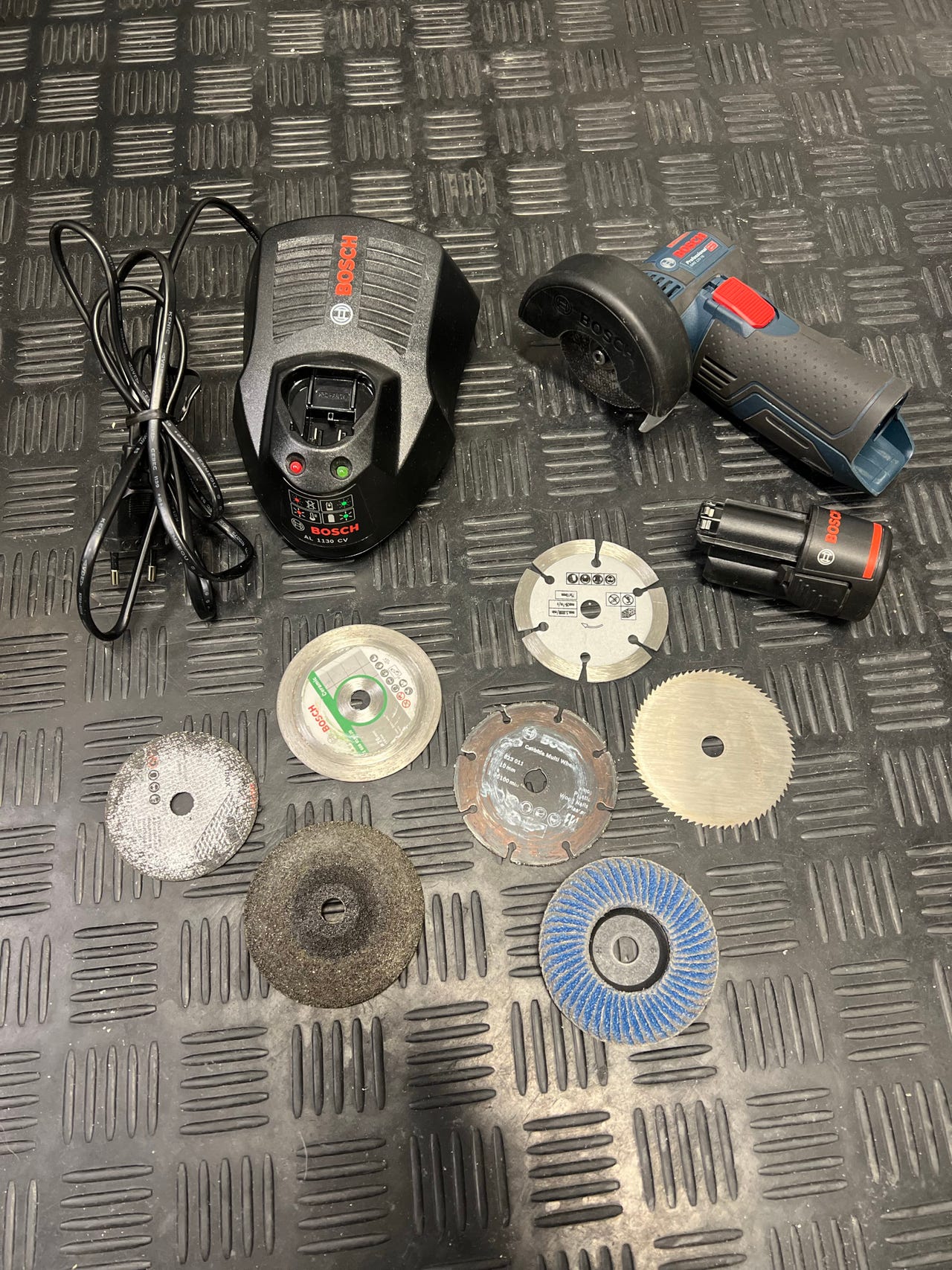 Bosch GWS 12V-76 vinkelsliper 12V med batterier og lader | FINN-torget