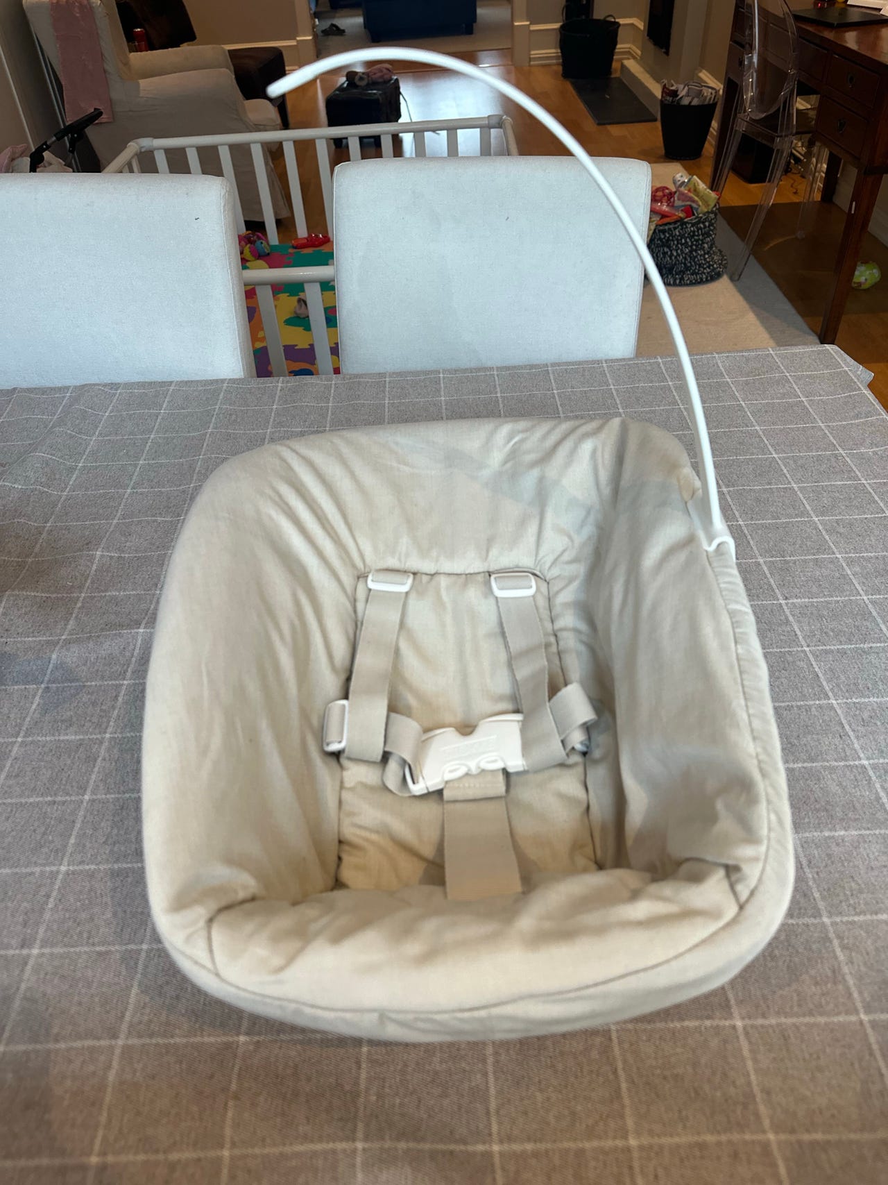 Stokke newborn sete med bøyle beige | FINN-torget