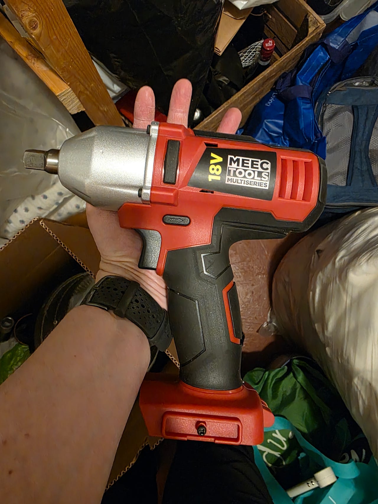 Meec Tools 18V muttertrekker -batteri og lader | FINN-torget