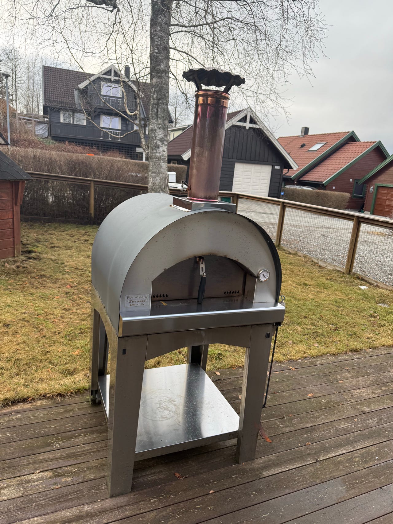 Vedfyrt pizzaovn på stativ stål | FINN-torget