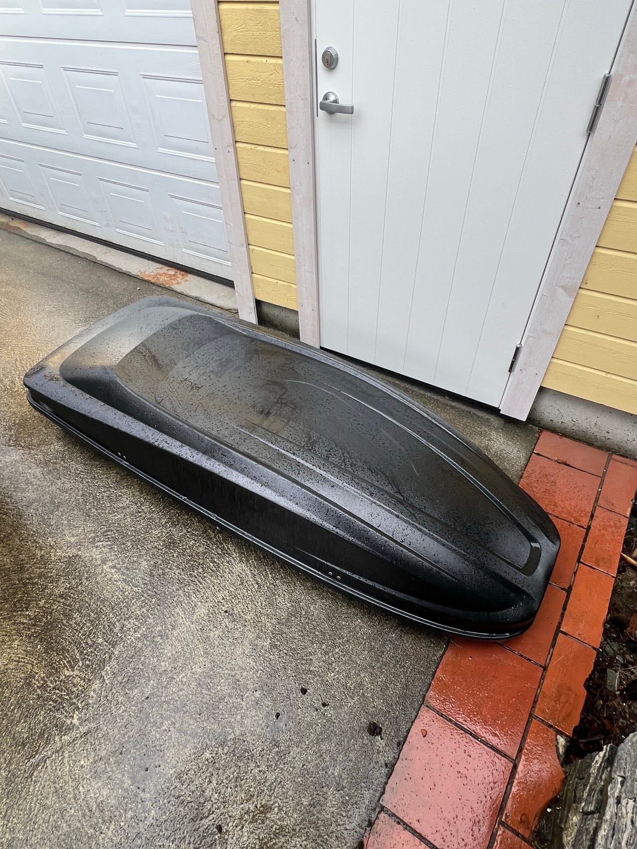 Takboks svart plast 240l | FINN-torget