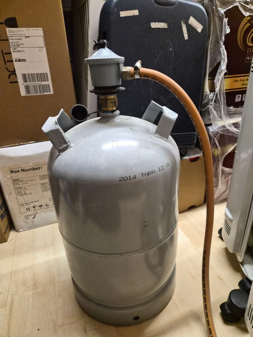 Stål gassflaske med regulator og slange 12kg med nesten 9 kg Gaz | FINN ...
