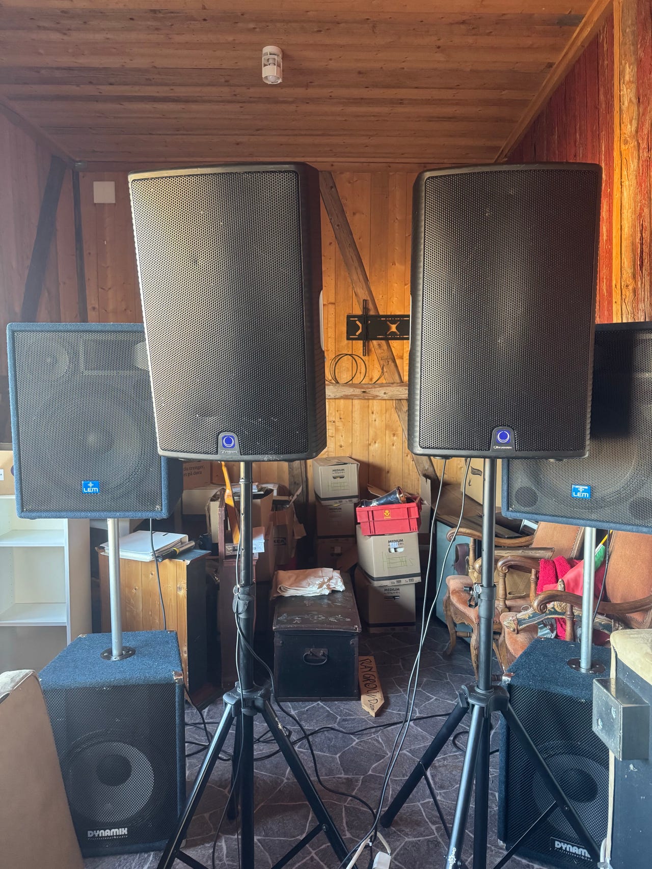 Turbosound Milan M15 aktiv, 15"/1", 1100 watt. Gi bud | FINN-torget