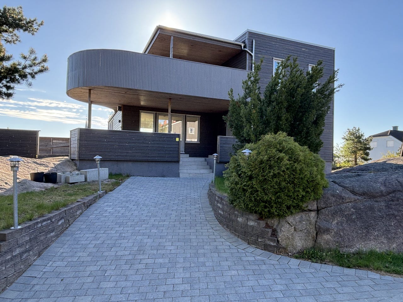 Fantastisk og sentralt hus med utsikt | FINN eiendom