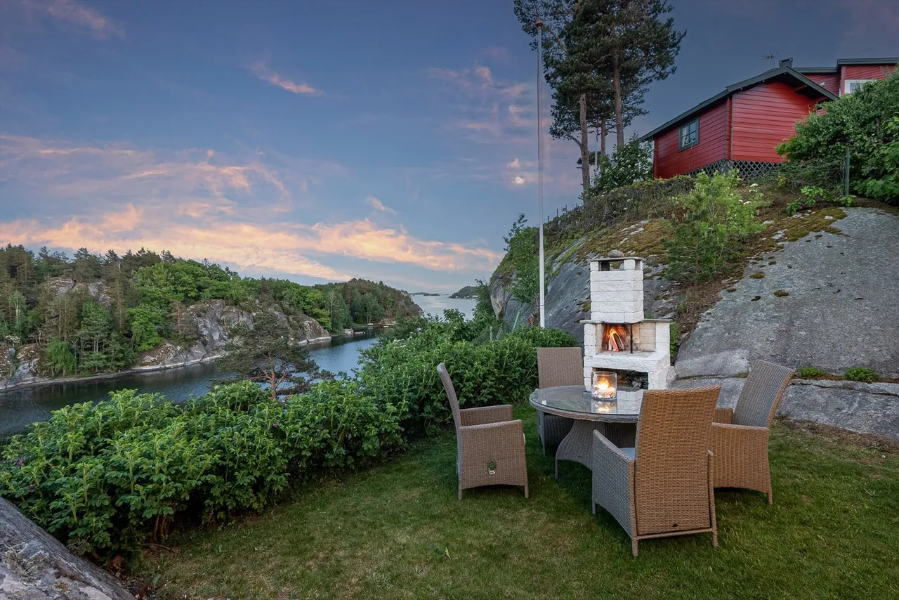 Idyllisk hytte med fjordutsikt og 20m2 anneks | Solrike utplasser | 2 ...