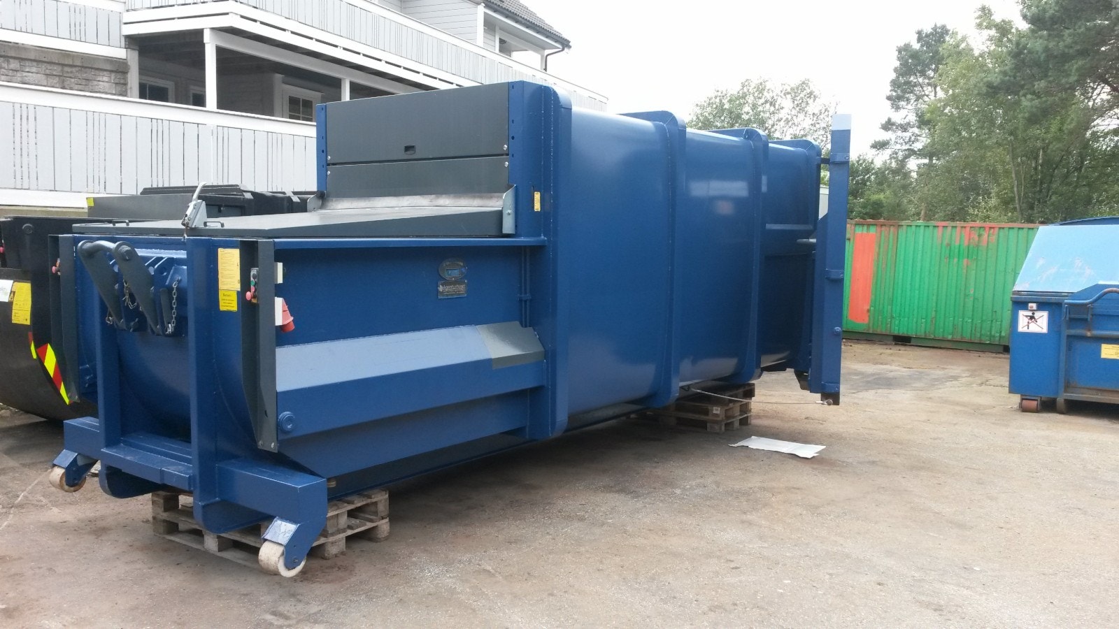 Brukt komprimator for restavfall/papp/plast til leie fra kr. | FINN-torget