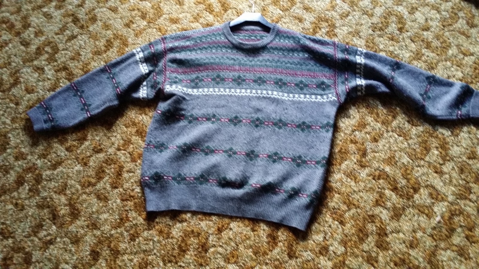 Norske hjemmestrikkede lusekofter, gensere | FINN.no