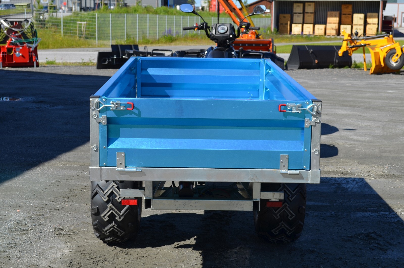 ATV HENGER MED EL.HYDR. TIPP | FINN-torget