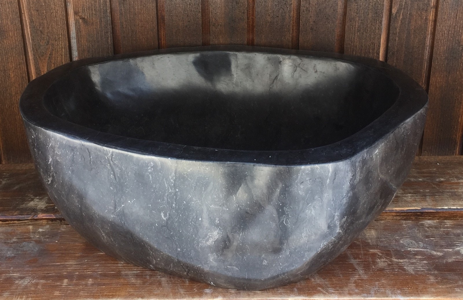 Steinvask fra Bali. Unike servanter av elvestein og marmor. Stort ...