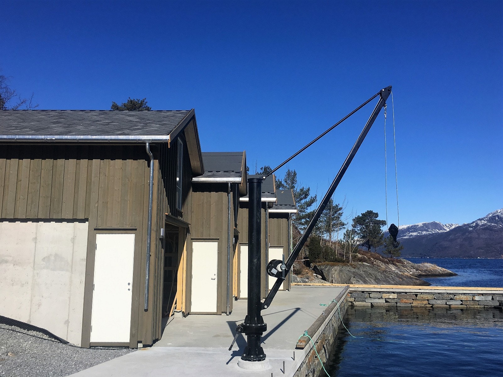 Kaikran for 2000kg løft, kran i varmgalvanisert stål med 360g sving ...