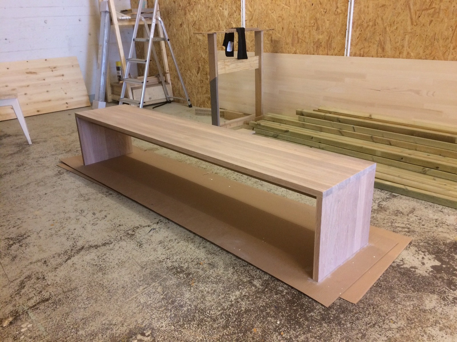 Benk i eik heltre - Sittebenk til Spisestue - Kjøkken - Bad - Gangmøbel ...