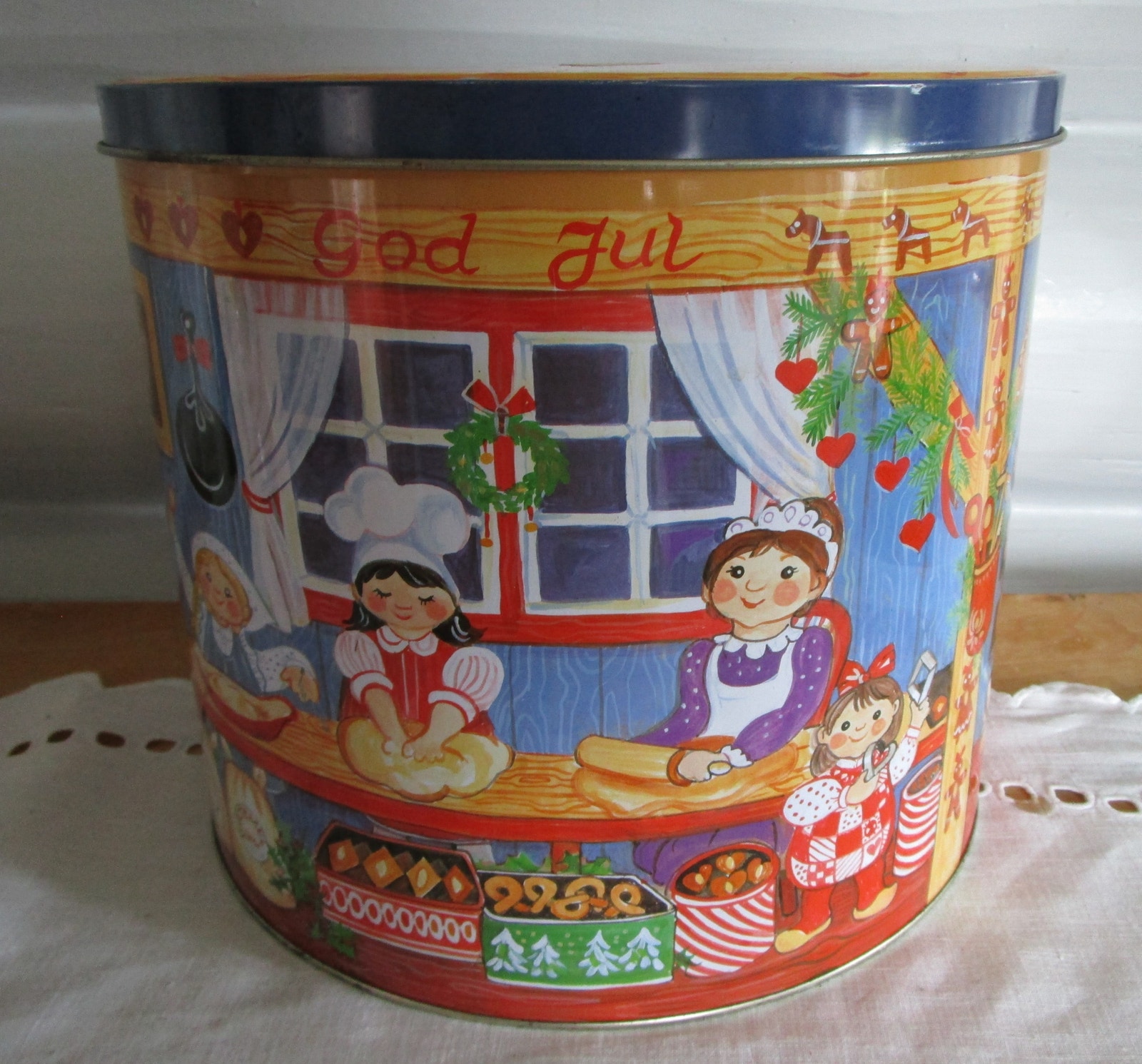 Blikkbokser. Kjeksboks. Te-bokser. Senneps-boks. 22 forskjellige bokser | FINN-torget