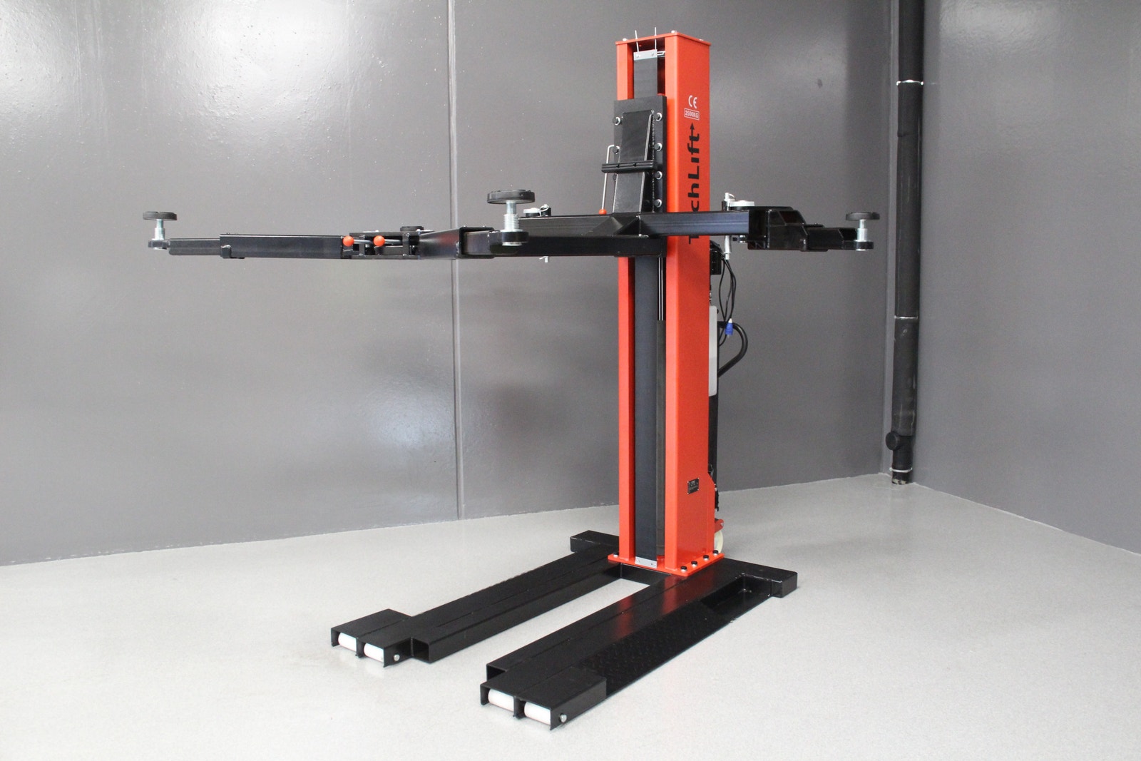 TechLift E2, ensøyler, flyttbar løftebukk, 2500kg | FINN.no