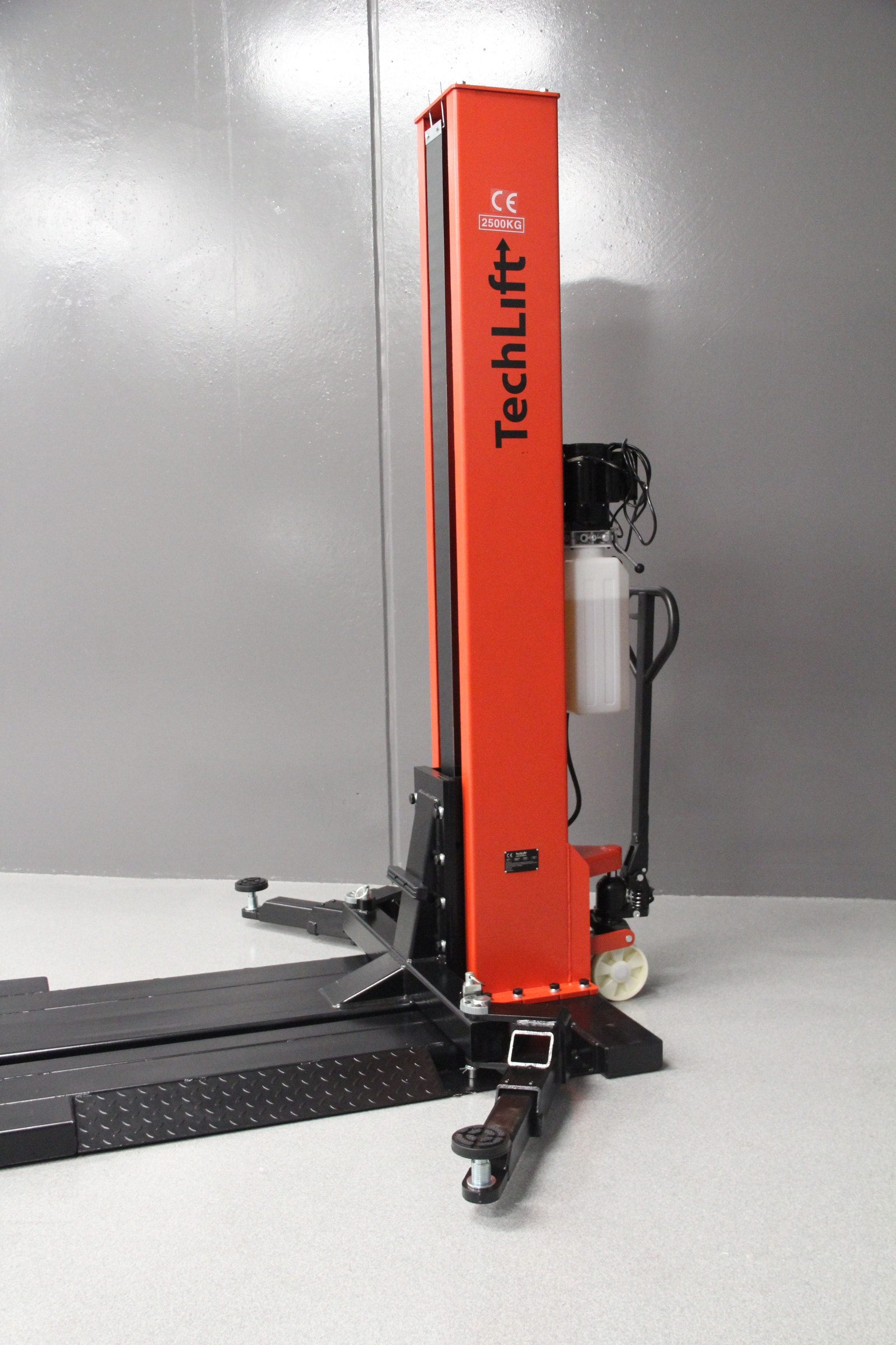 TechLift E2, ensøyler, flyttbar løftebukk, 2500kg, på lager | FINN.no