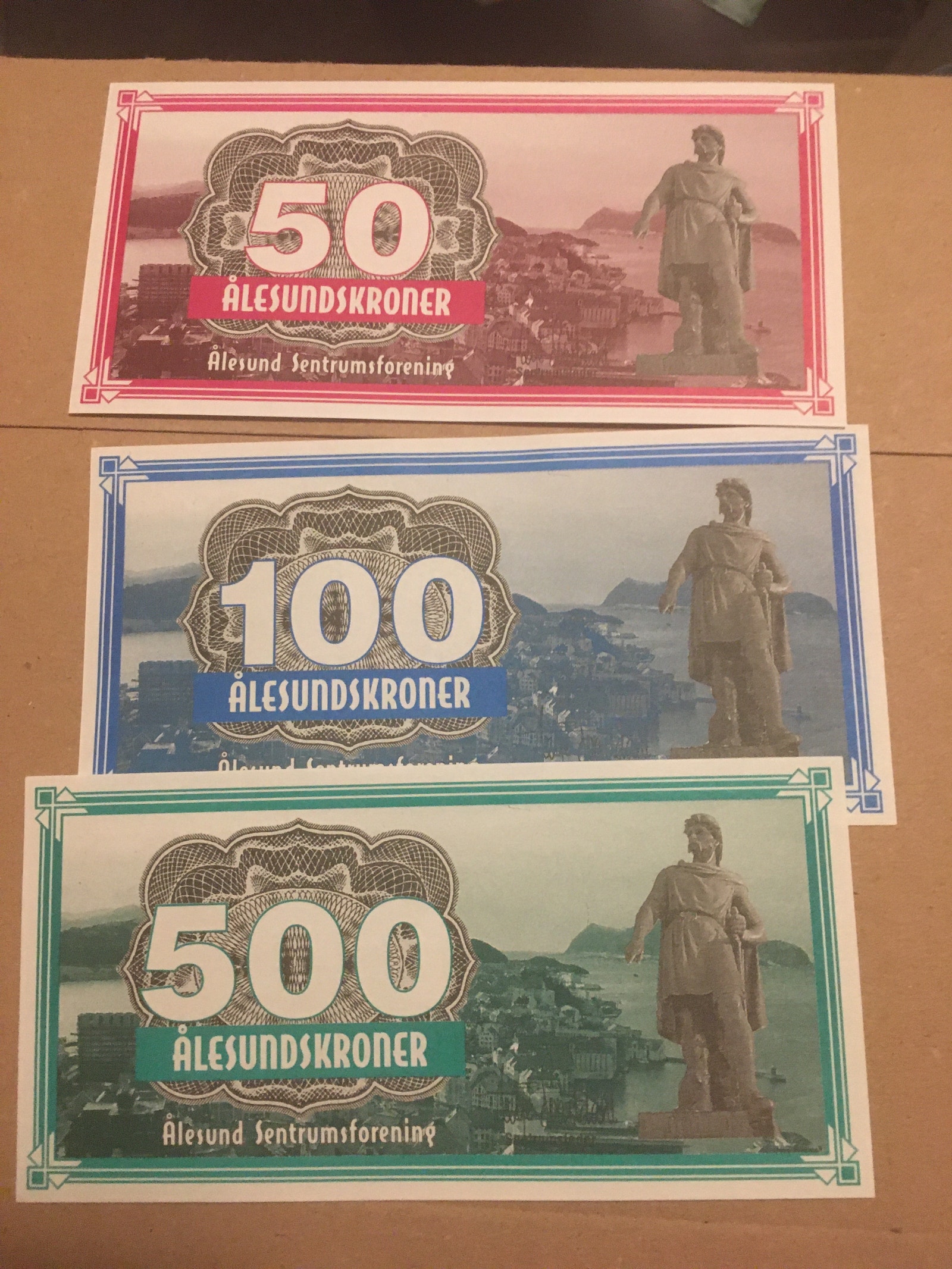 Politiet har tatt beslag av falske pengesedler, opplyser de i en ...