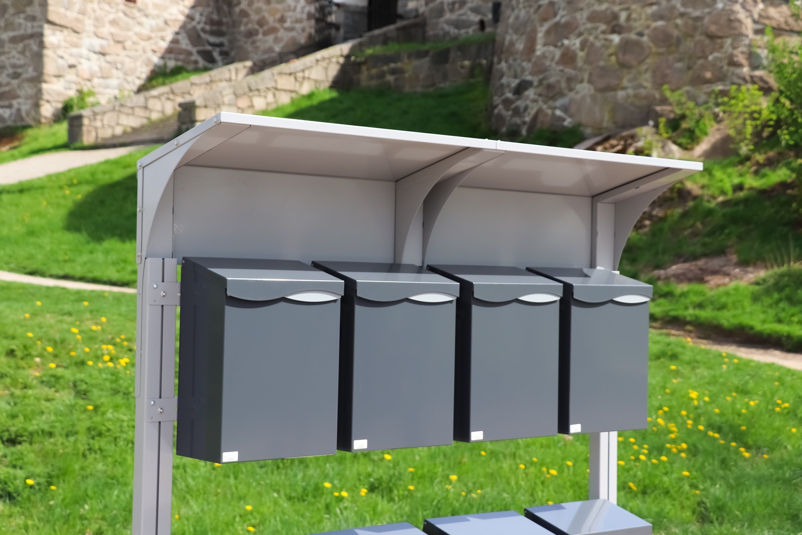 Postkassestativ og postkasser - stort utvalg! | FINN.no