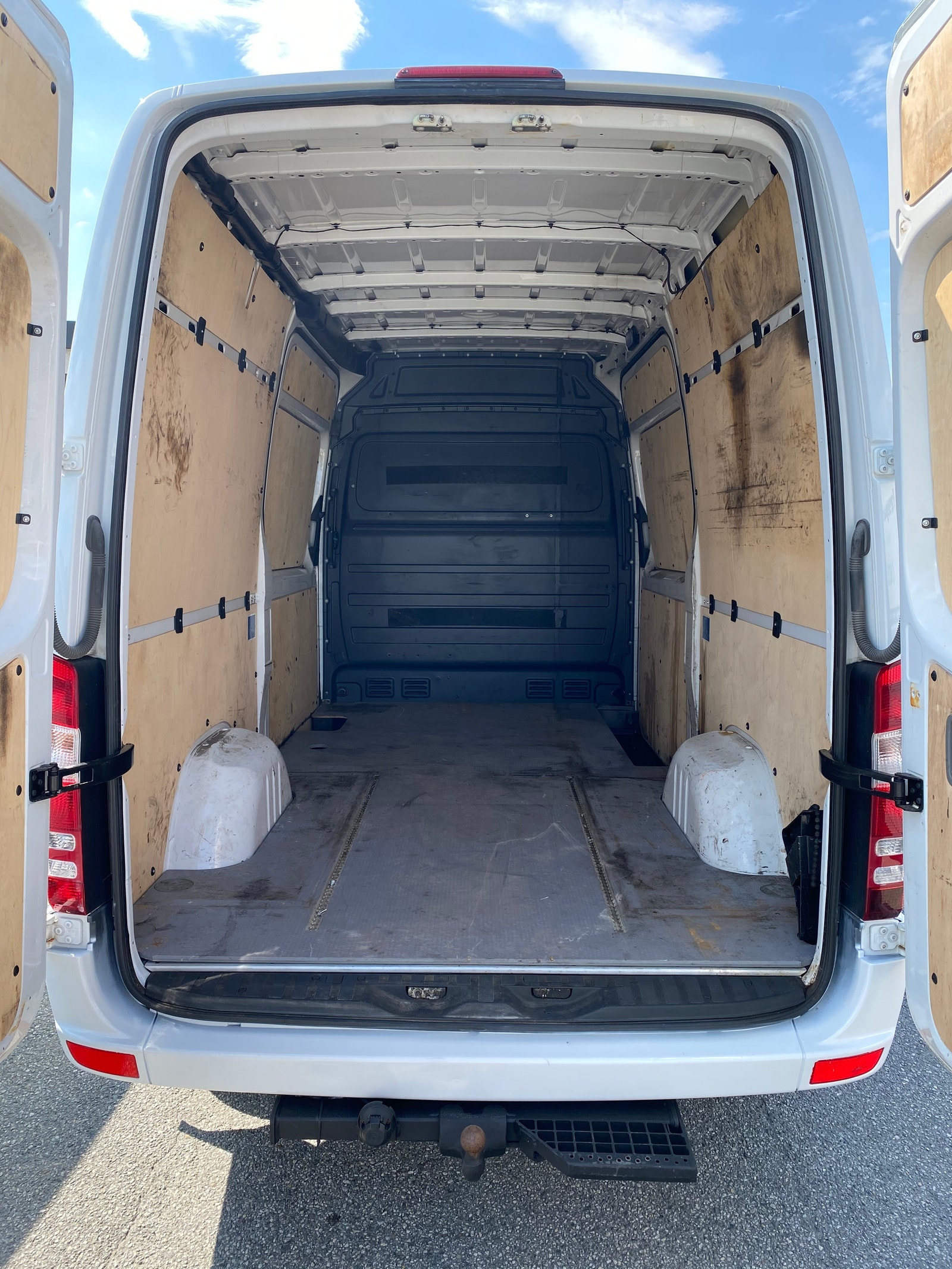 Mercedes-Benz Sprinter VAREBIL / FLYTTEBIL - UTLEIE fra kr. 650 ...