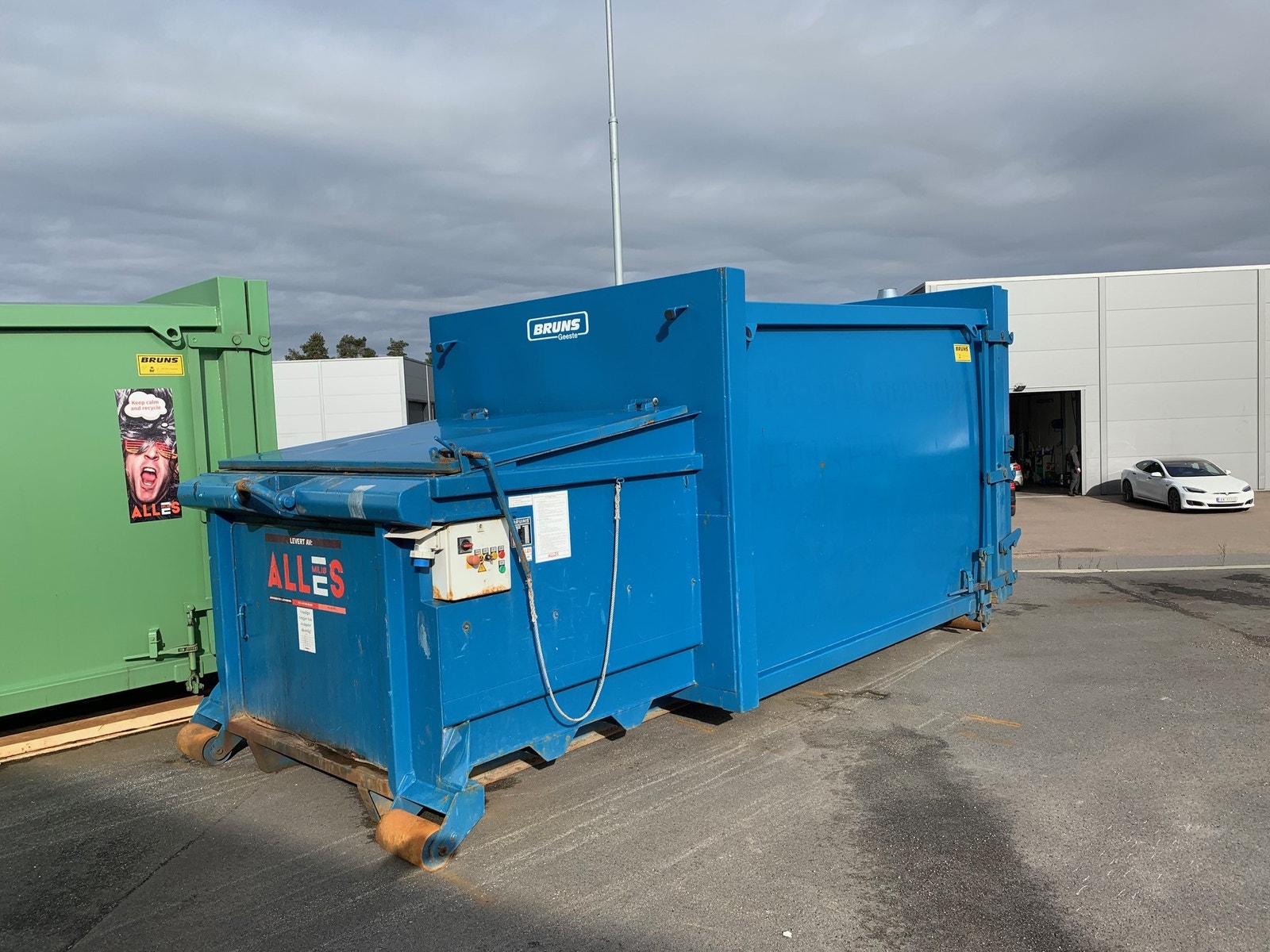 Brukt komprimator for papp-, mat-, plast- eller restavfall | FINN-torget