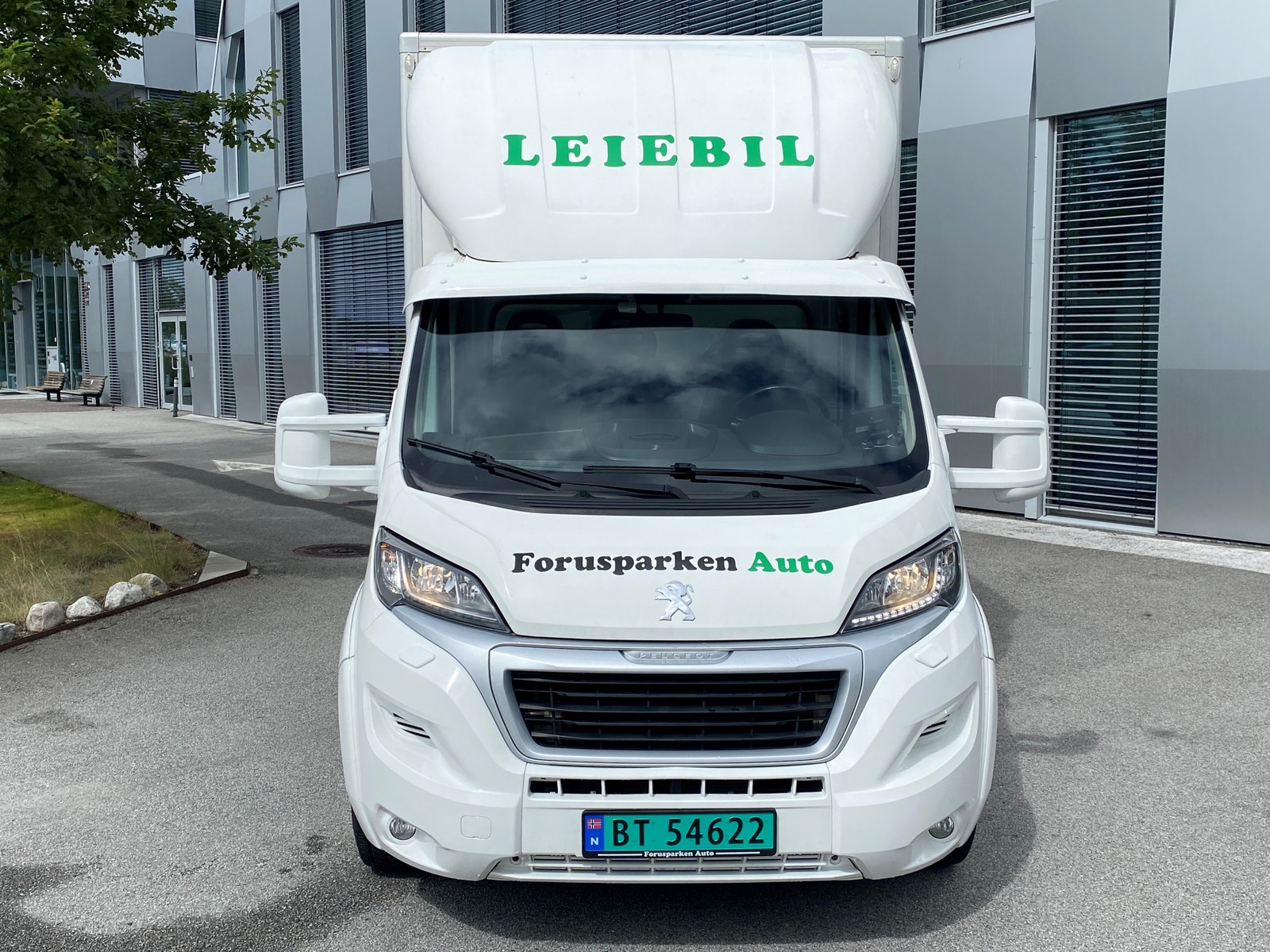 Peugeot Boxer skapbil m/ lift, FLYTTEBIL - UTLEIE fra kr 850 | FINN-torget