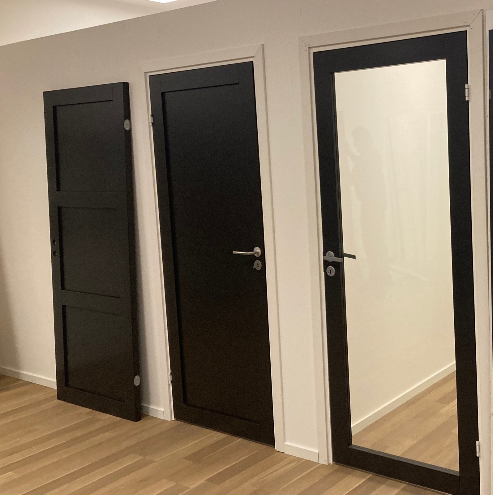 Innerdører dempet sort | FINN-torget