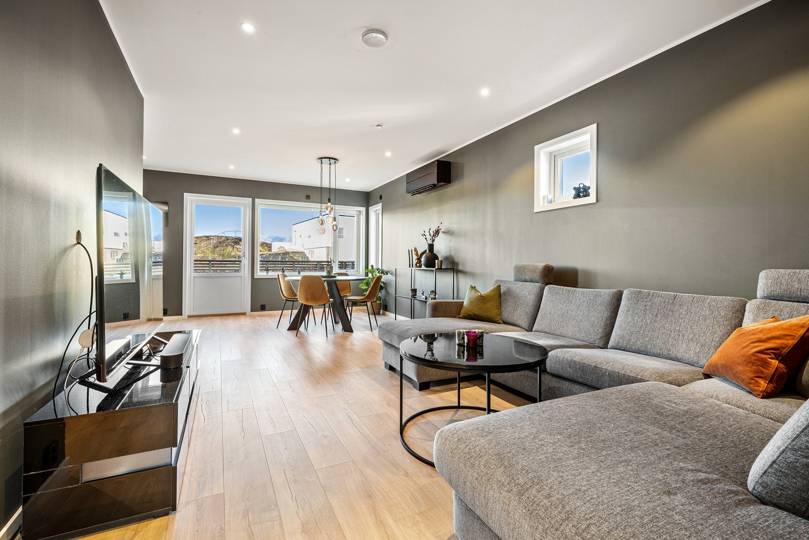 Lekker 3-roms selveierleilighet fra 2021 - 2 soverom - Oppgradert ...