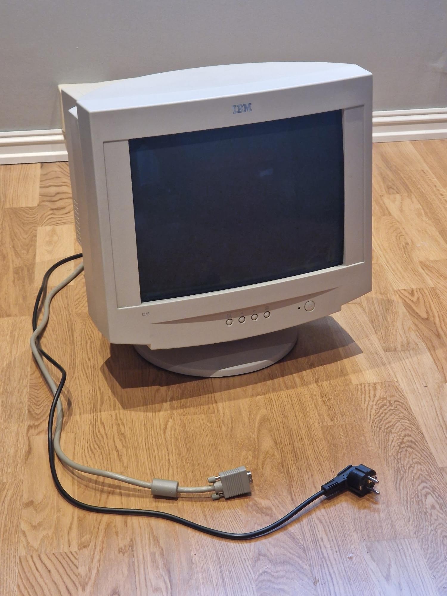 Anyone know the model of the monitor in the image? : r/crtgaming