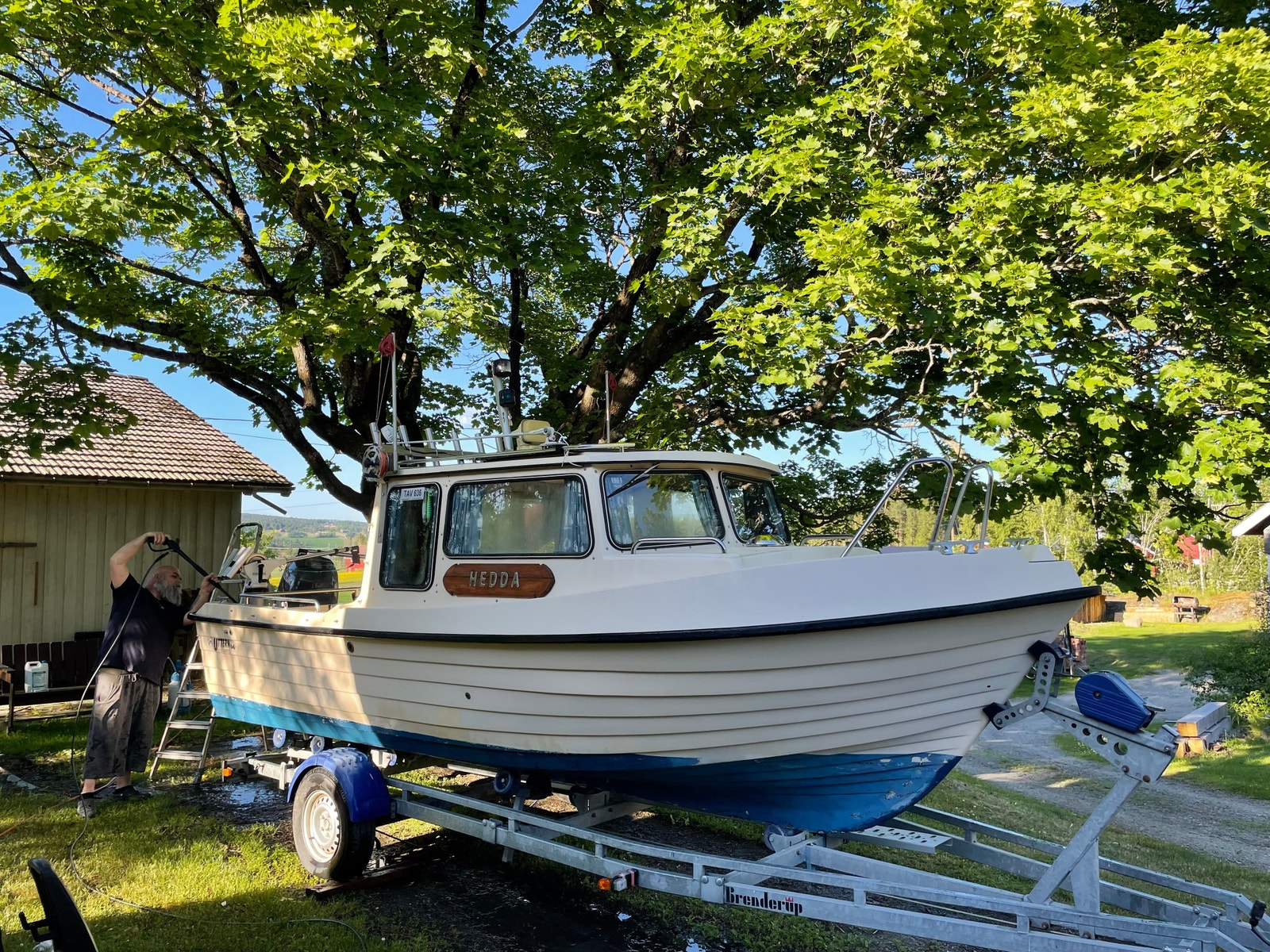 Til salgs: Uttern 6000 - 1986 | FINN.no