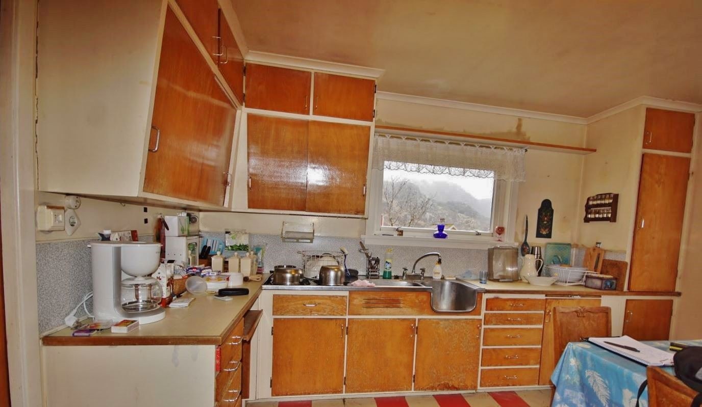 NY PRIS! Småbruk i Bremanger med flott utsikt over Dalevatnet. Ingen ...