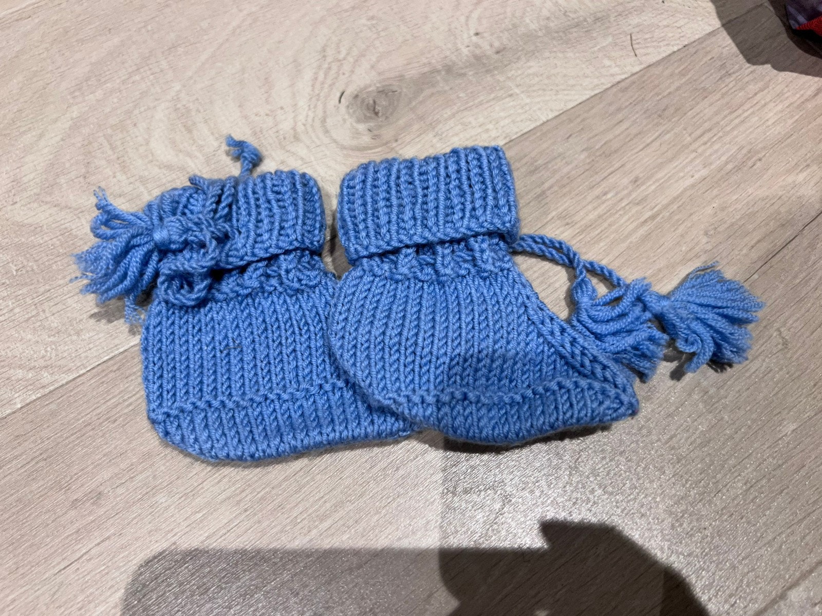 Strikket babytøfler/babysokker | FINN torget