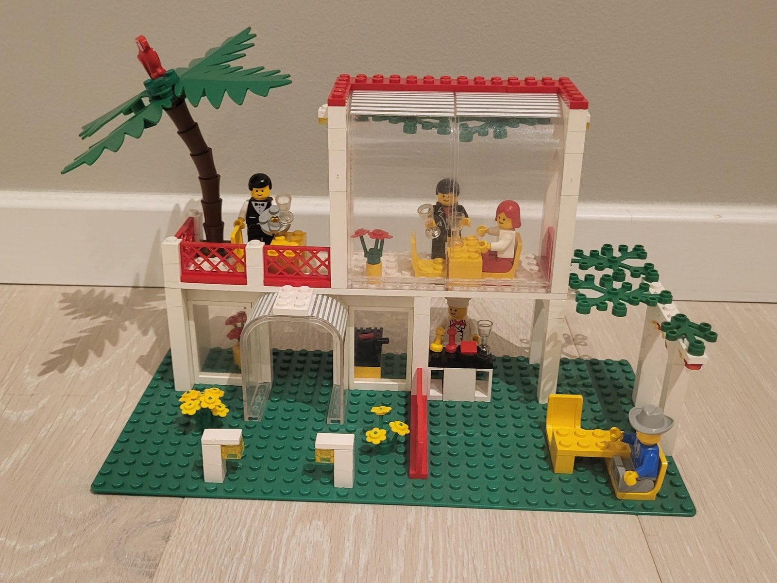 Lego 6376 Breezeway Café fra Lego Classic Town serien | FINN torget