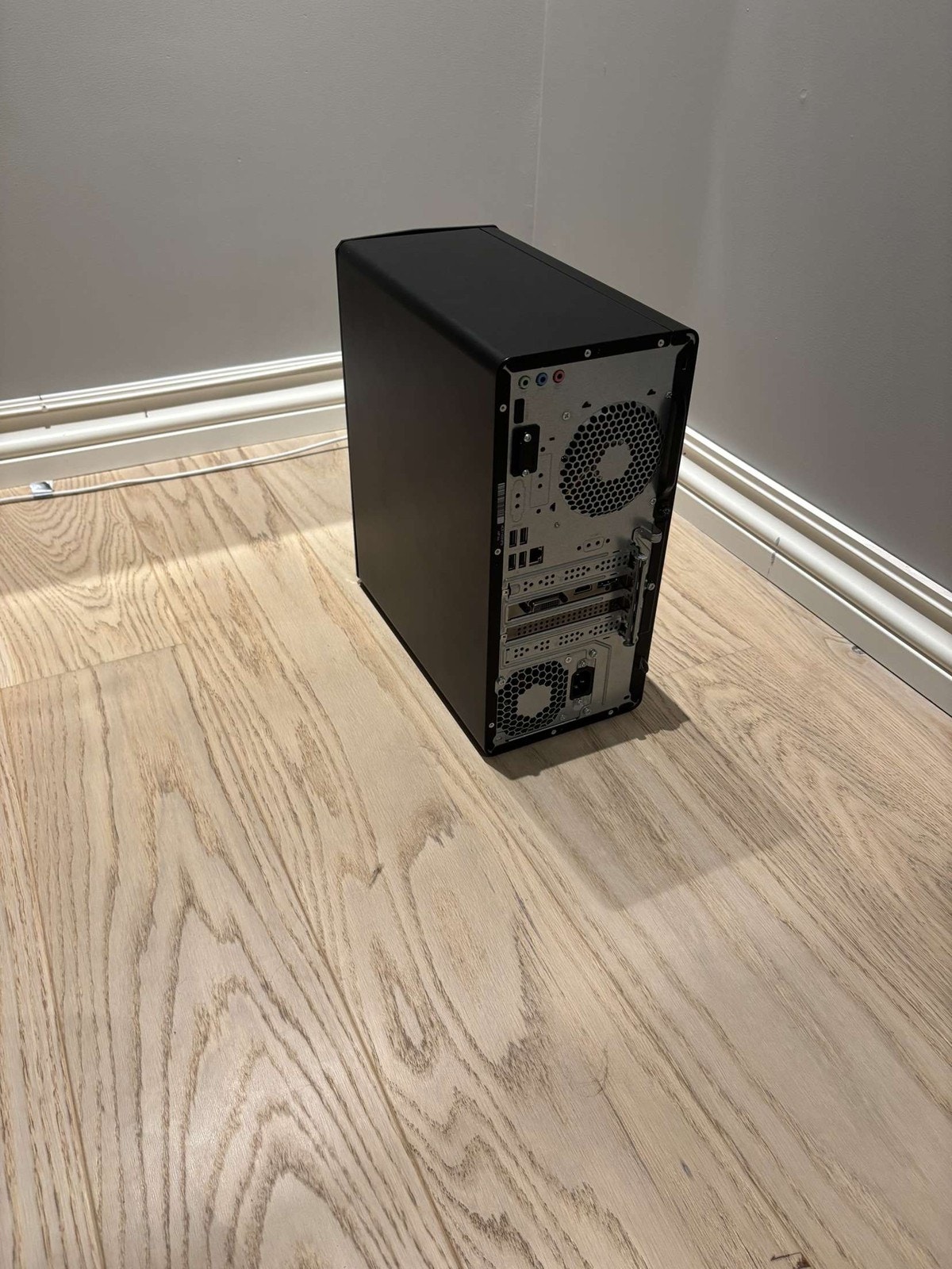 Kraftig Gaming Pc Selges Billig | 1650 | i5-10400f |16GB DDR4 | | FINN ...