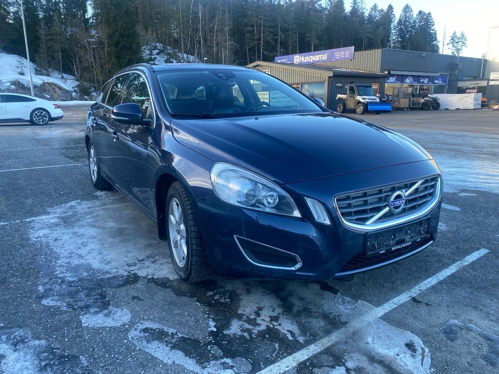 Bruktbil til salgs: Volvo V60 - 2012 - Blå - 114 Hk - Stasjonsvogn ...