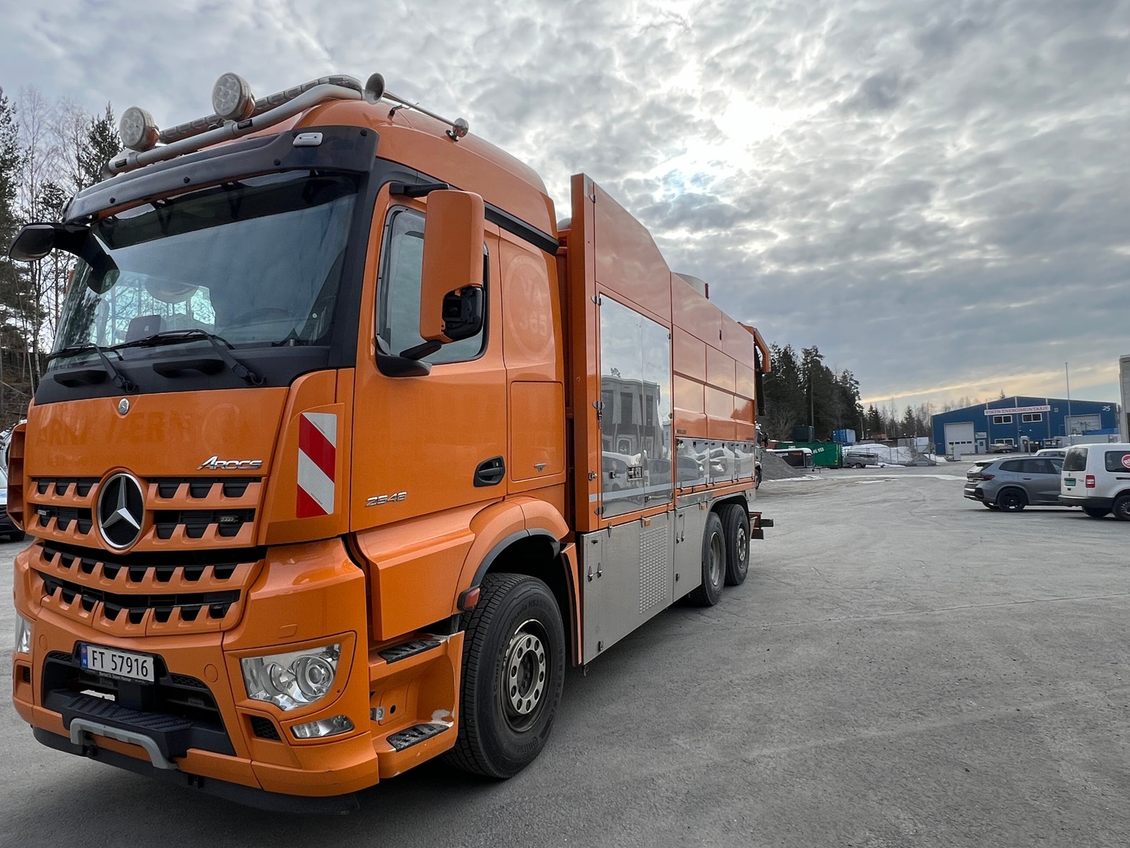 Til salgs: Mercedes-Benz Arocs 2548 Müller Combi - 2017 ...