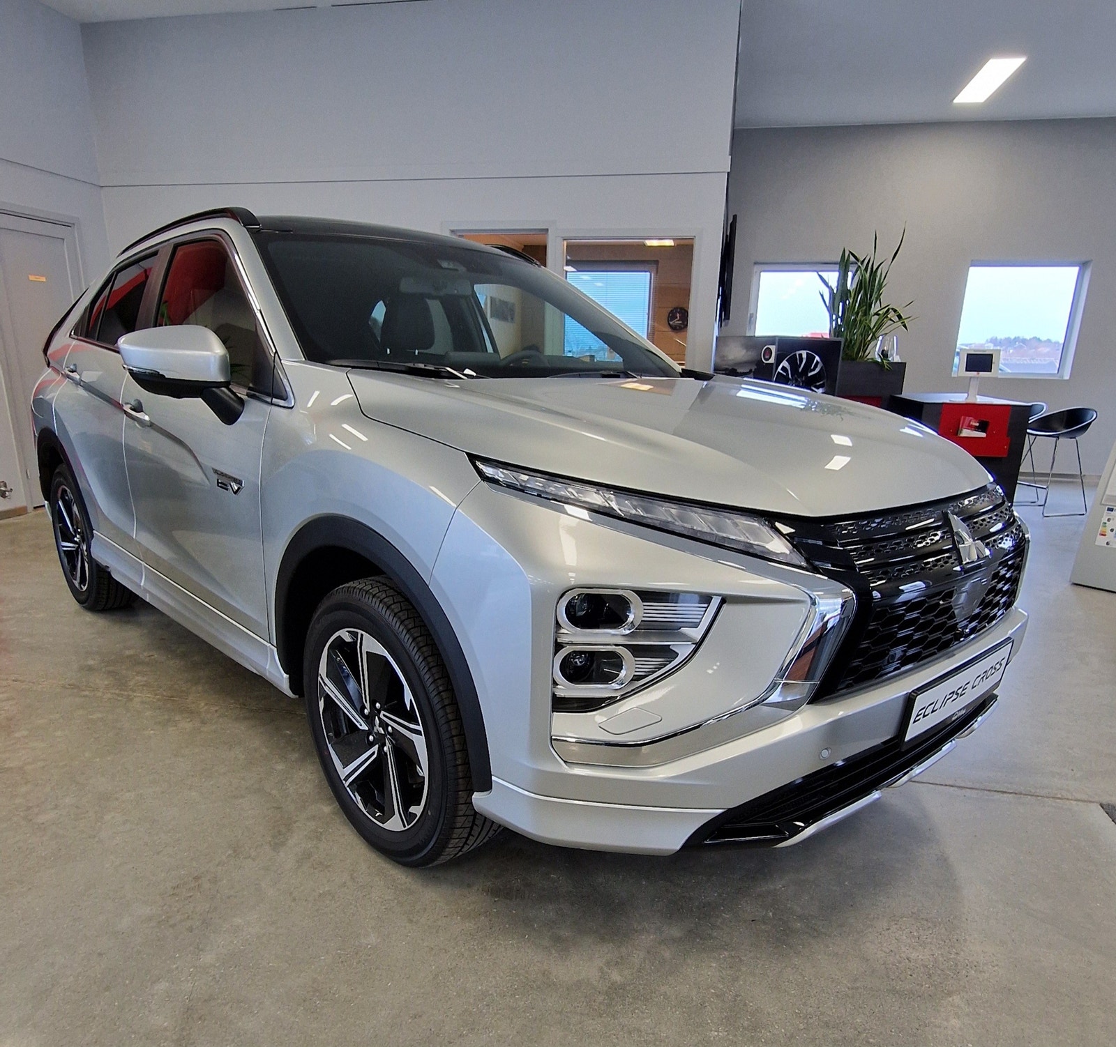 Bruktbil til salgs: Mitsubishi Eclipse Cross - 2023 - Grå - 188 Hk - SUV/Offroad | FINN.no