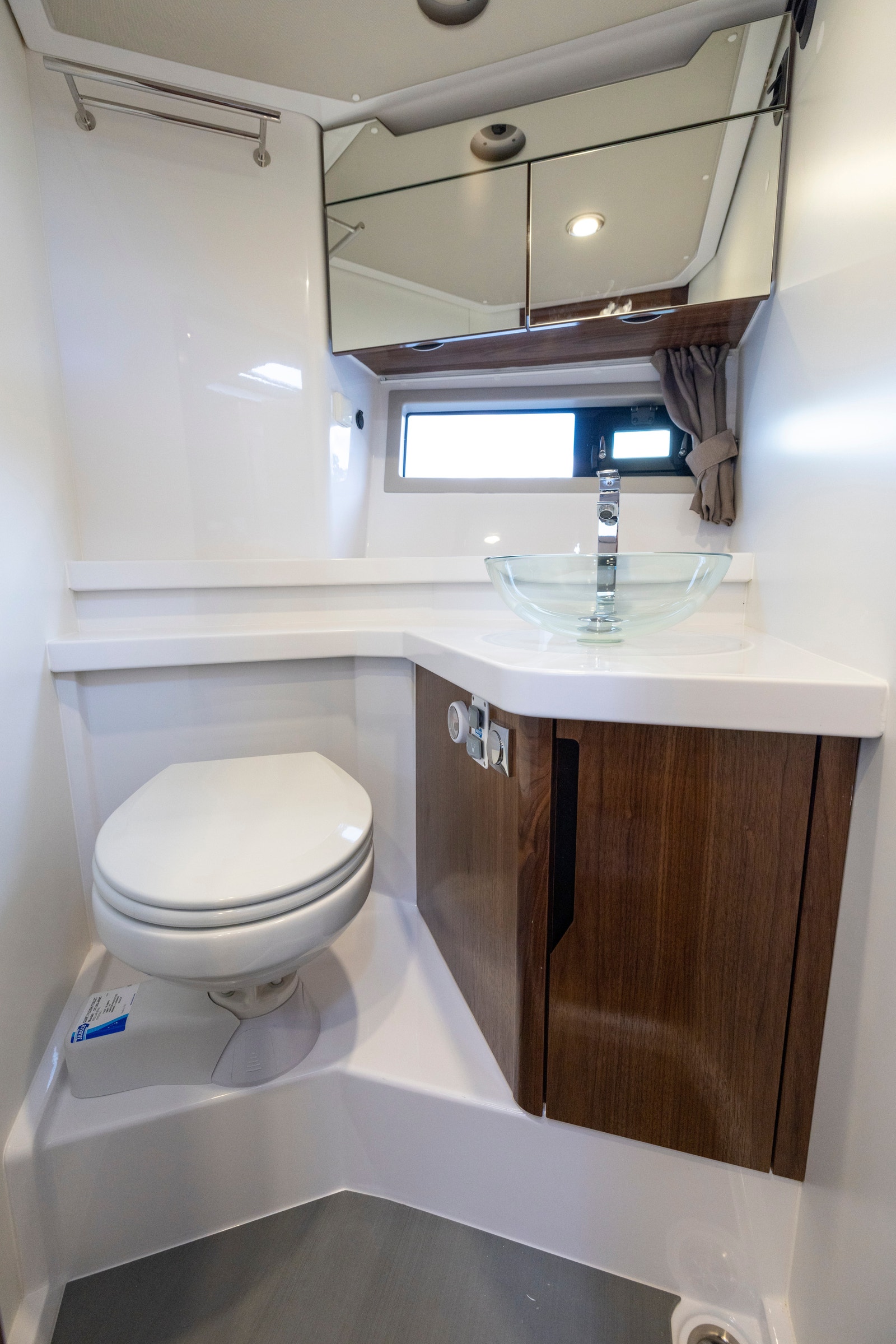 Til salgs: NYHET!! Aquador 300HT mVolvo Penta D4-320 - 2024 | FINN.no