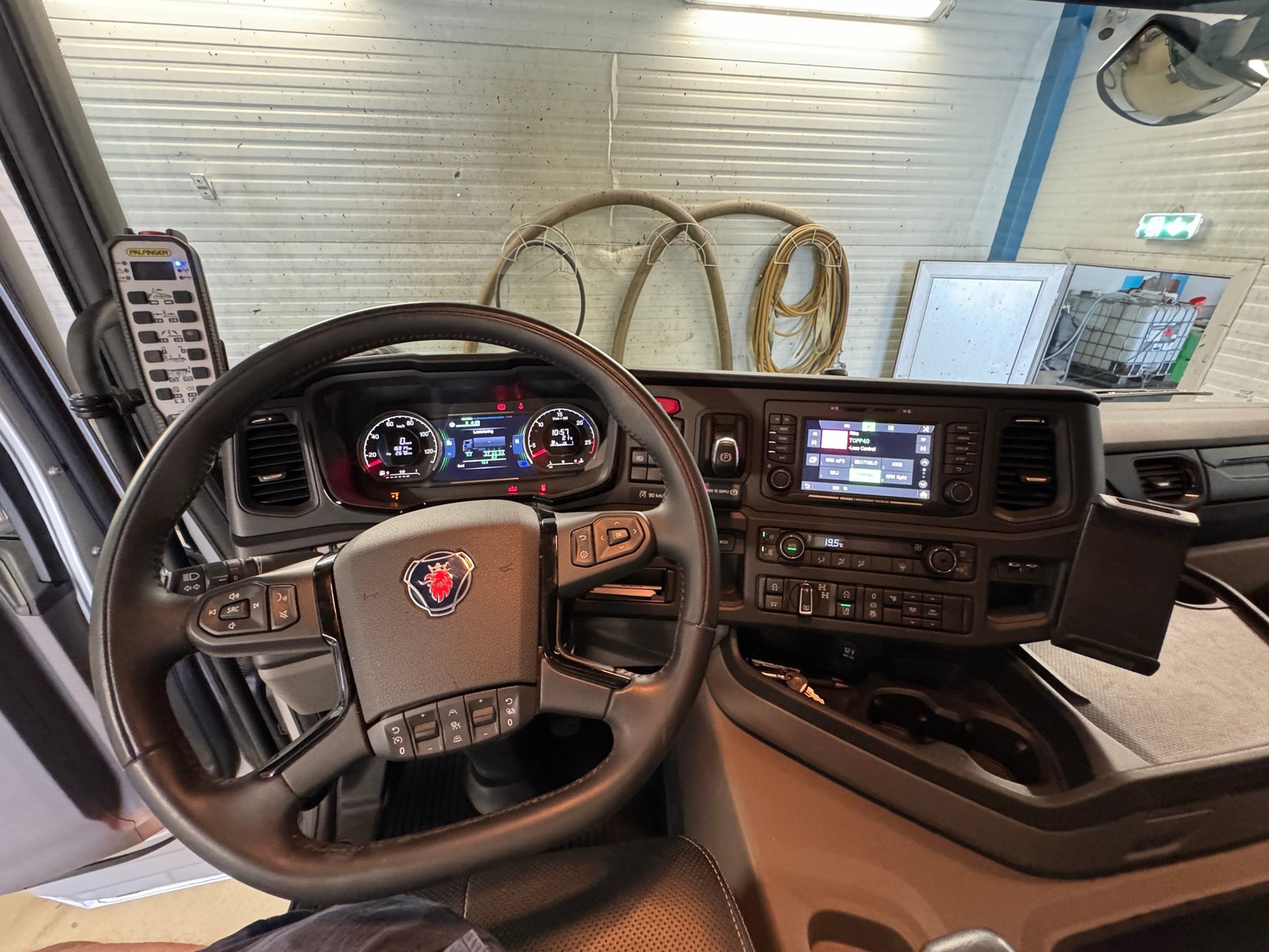 Til salgs: Scania NY PRIS - G 560 tridem (8x4) Krokbil - 2023 - Krokløft - 560 hk - 12,74 l ...