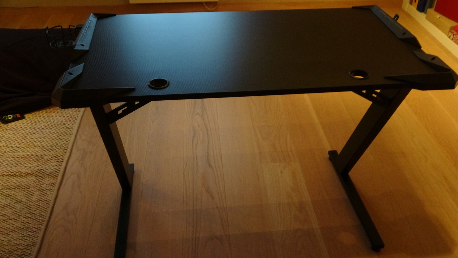 Lite brukt gaming pult (ny pris 2399,-) | FINN-torget