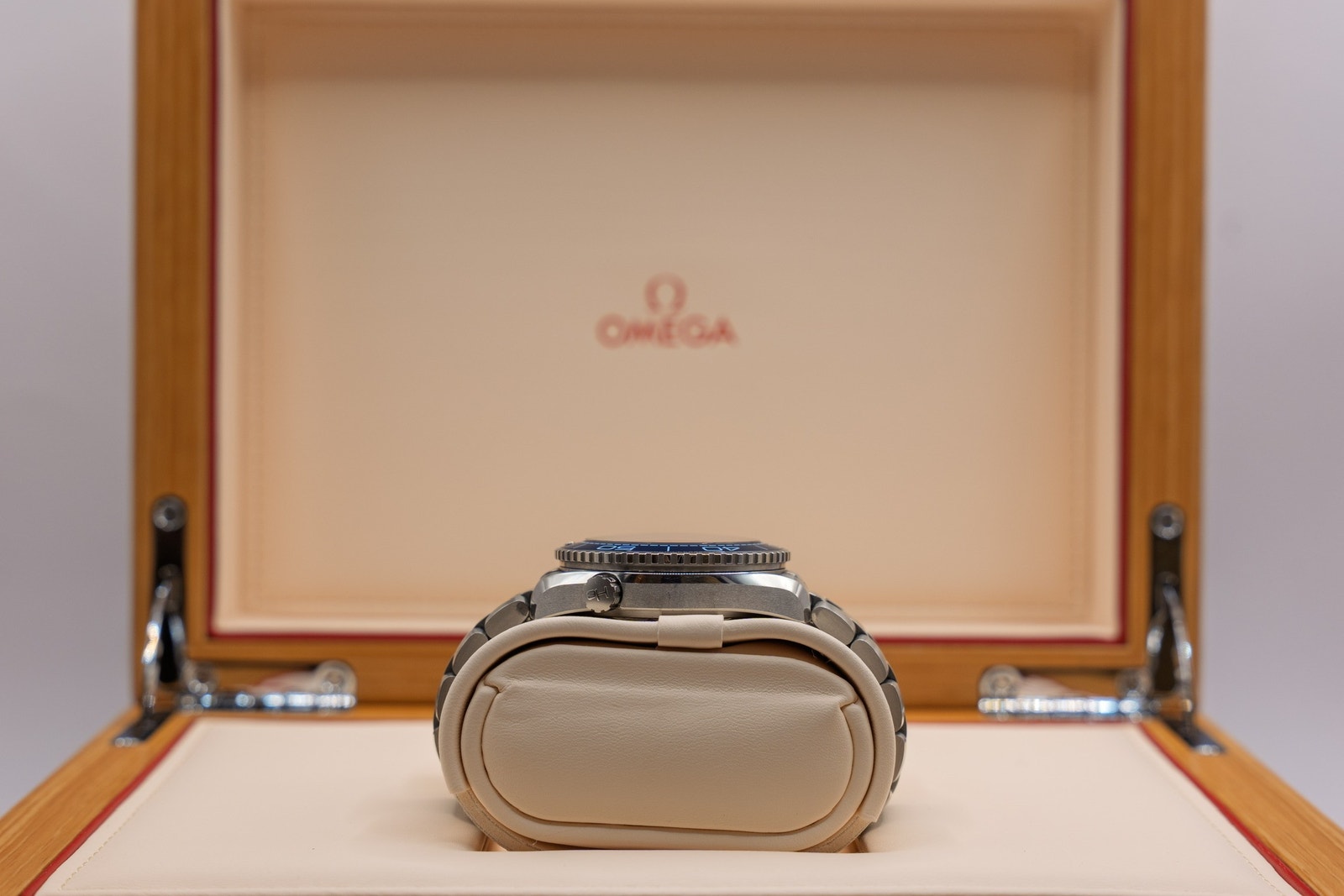 Omega Seamaster Planet Ocean 600M Ref. 215.30.40.20.03.002 | FINN-torget