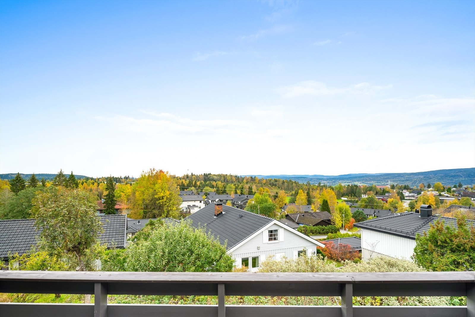 Lys og gjennomgående 2-roms med solrik og skjermet balkong | Egen ...
