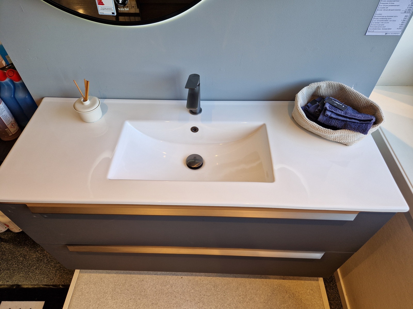 Scala Bad COMO 120 KOKSGRÅ MATT | FINN-torget