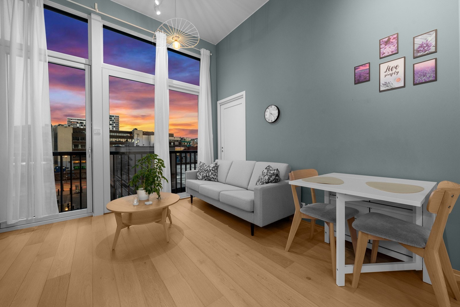 Lekker 2-roms m/ privat parsell på takterrassen | Romslig takhøyde-3,45 ...