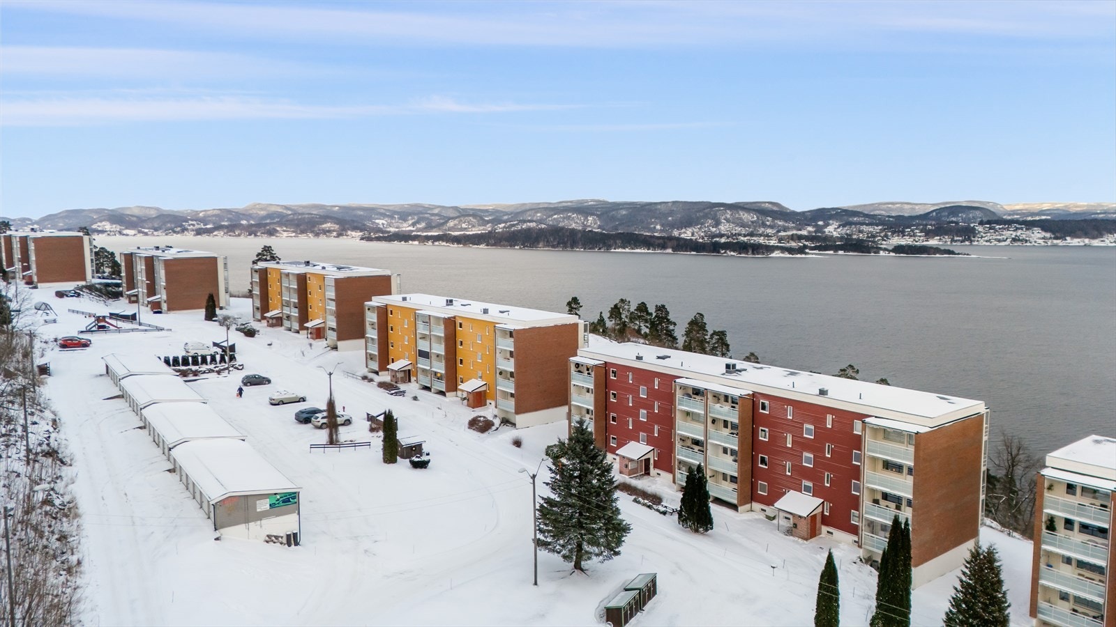 Lettstelt og fin 4-roms leilighet i 1 etg med flott sjøutsikt i Solbergskogen Panorama | FINN ...