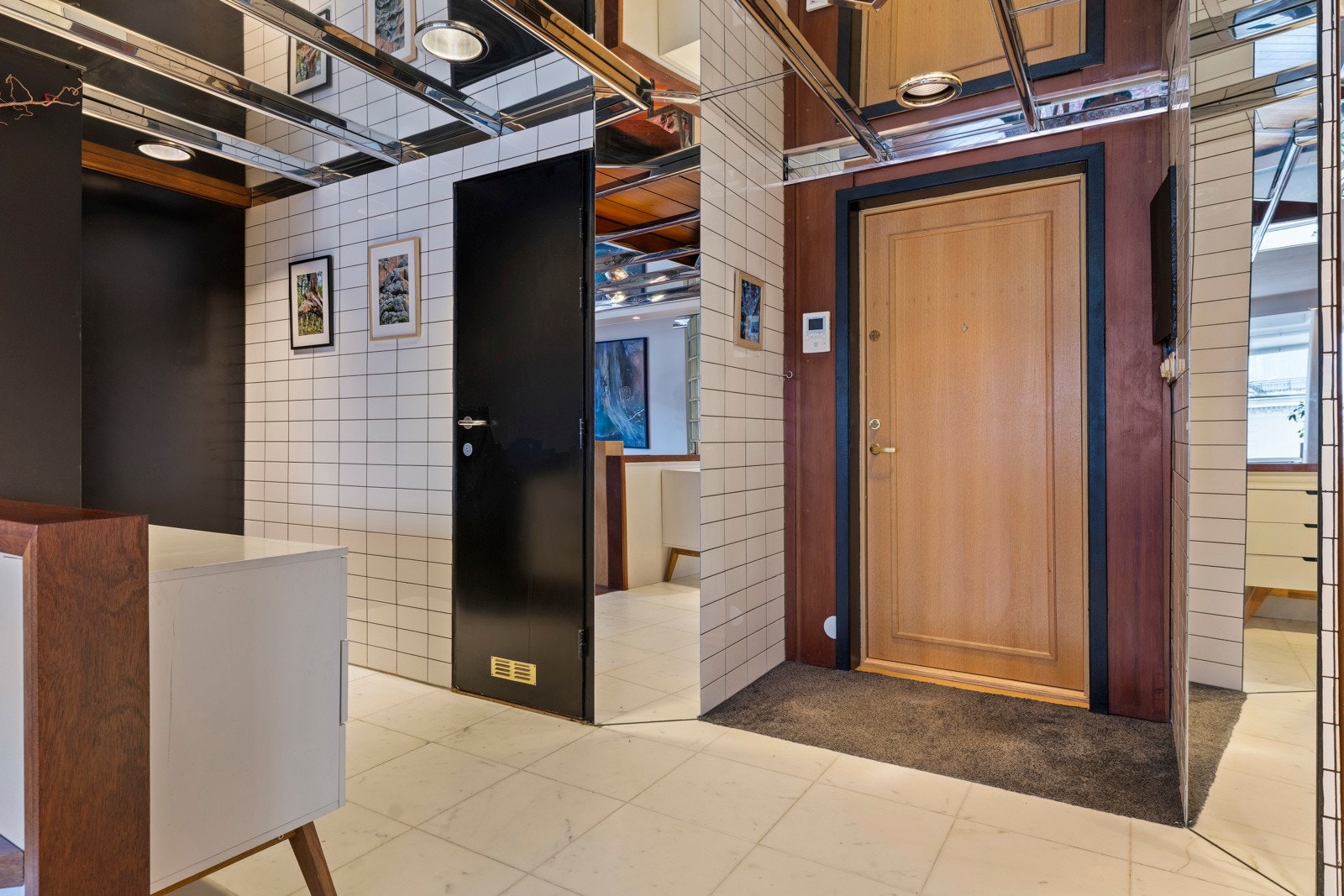 Arkitekttegnet 4-roms med supersentral beliggenhet | To balkonger | Peis | Akonto fjernvarme ...