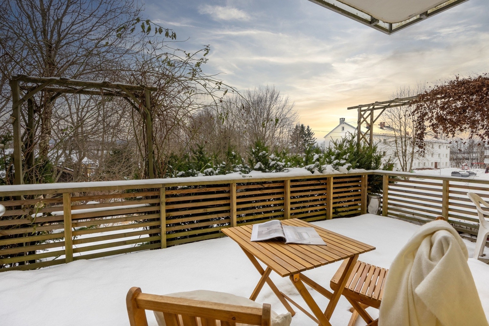 Attraktiv 3-roms selveier med vestvendt terrasse på hele 16 kvm. Nær ...