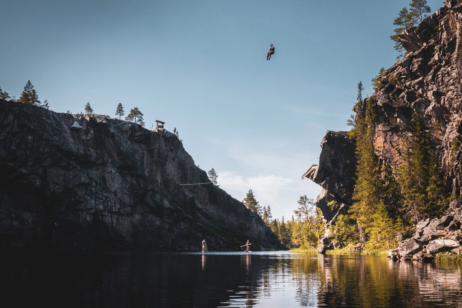 Moderne prosjekterte fritidsboliger med god takhøyde. Hems(ikke målbar ...